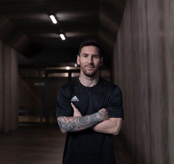 El futbolista Messi, embajador global de Mastercard, lanza una nueva ...